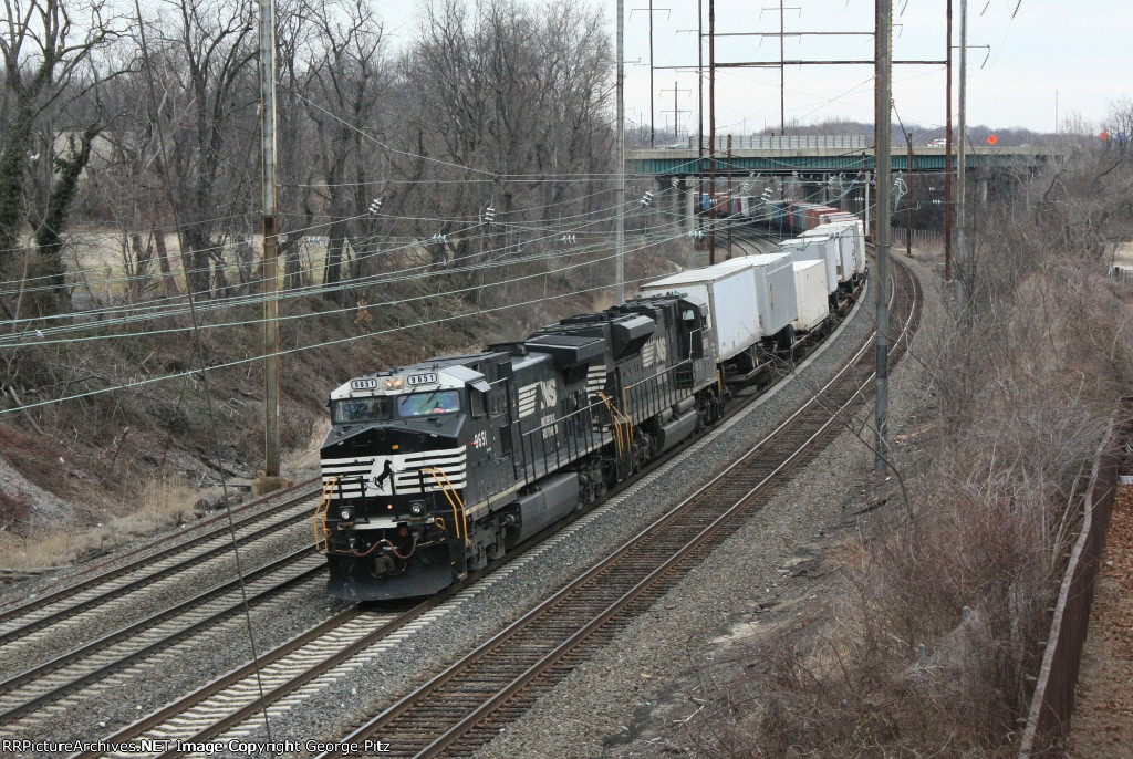 NS 9651 and train 24M